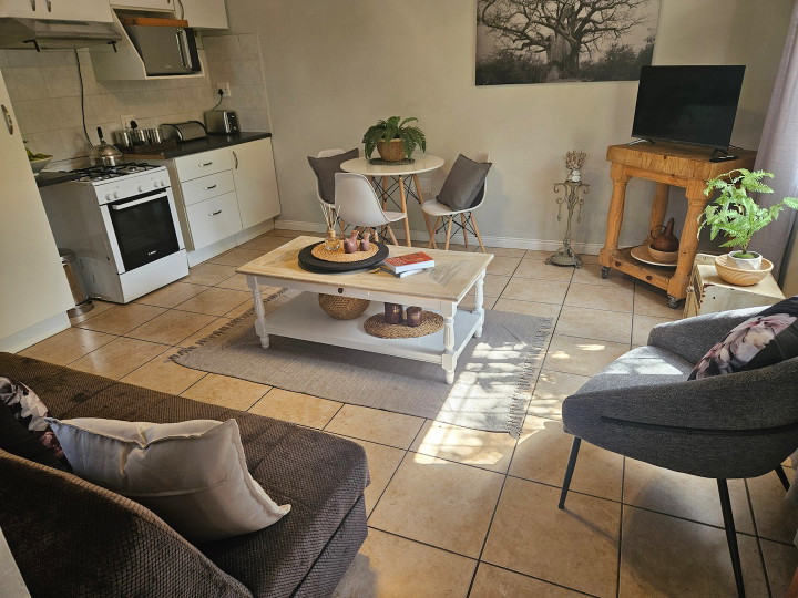Escape Load Shedding. Fully Off The Grid Apartment - Pretoria