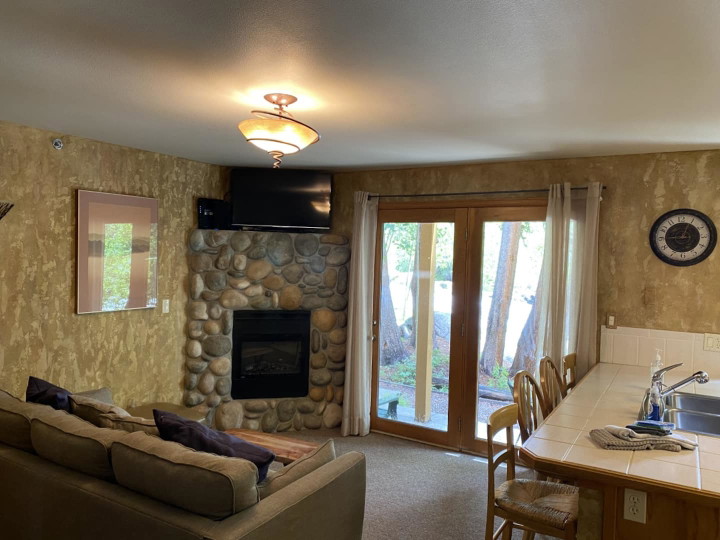 Riverfront Condo #3 W/patio King Bed 1block 2town - Colorado