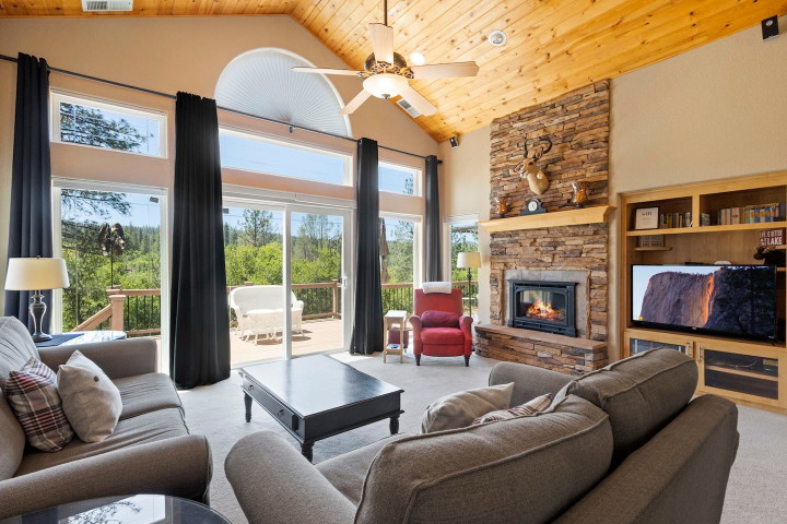 Amazing Pine Mntn. Lake Retreat Near Yosemite! - Groveland, CA