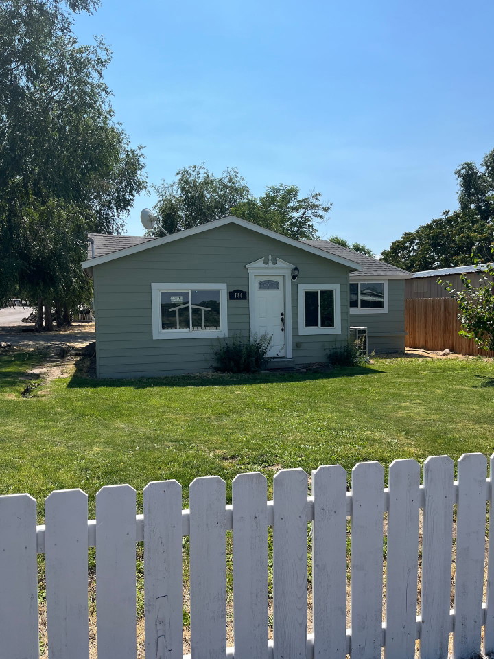 Cute House On The Snake River - Idaho