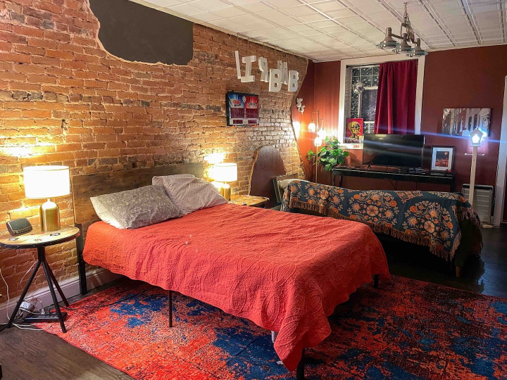 Stay In A Former Fells Point Bar! - Private Studio - 메릴랜드