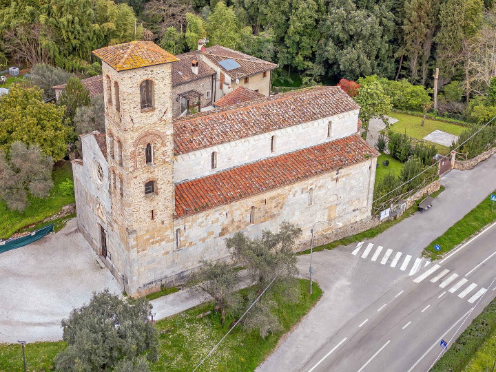 Bilocale Con Vista Sulla Pieve - Pietrasanta
