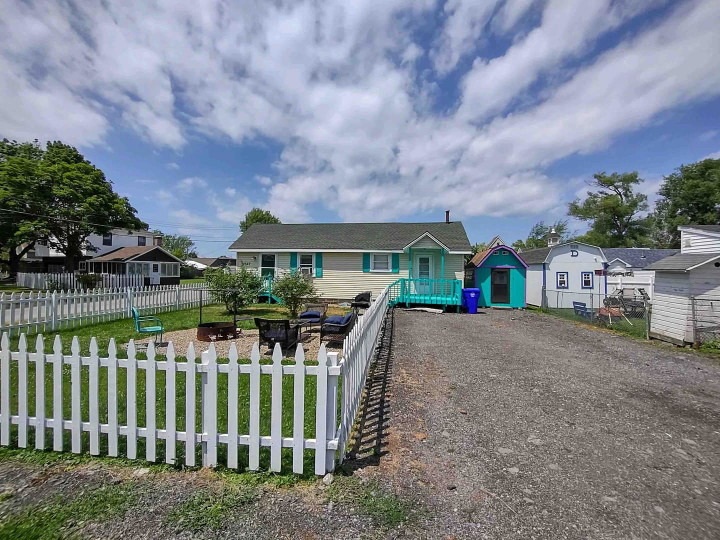 Anchors Away Cottage With Hot Tub! - State of New York
