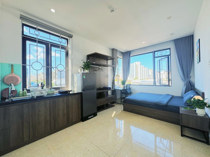 Unisign 4.2_central Location, Bright&400m To Beach - Da Nang