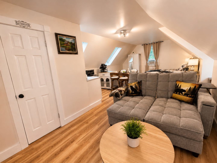 Cozy Vt Hideaway Studio, Breakfast, Relax & Glow - Vermont