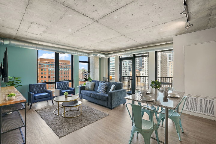 5-star Luxury Downtown Condo: Pool Gym Lounge - Minneapolis