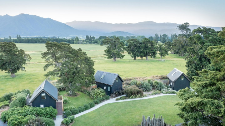Rameka Retreat Deluxe Huts (2) - Tākaka