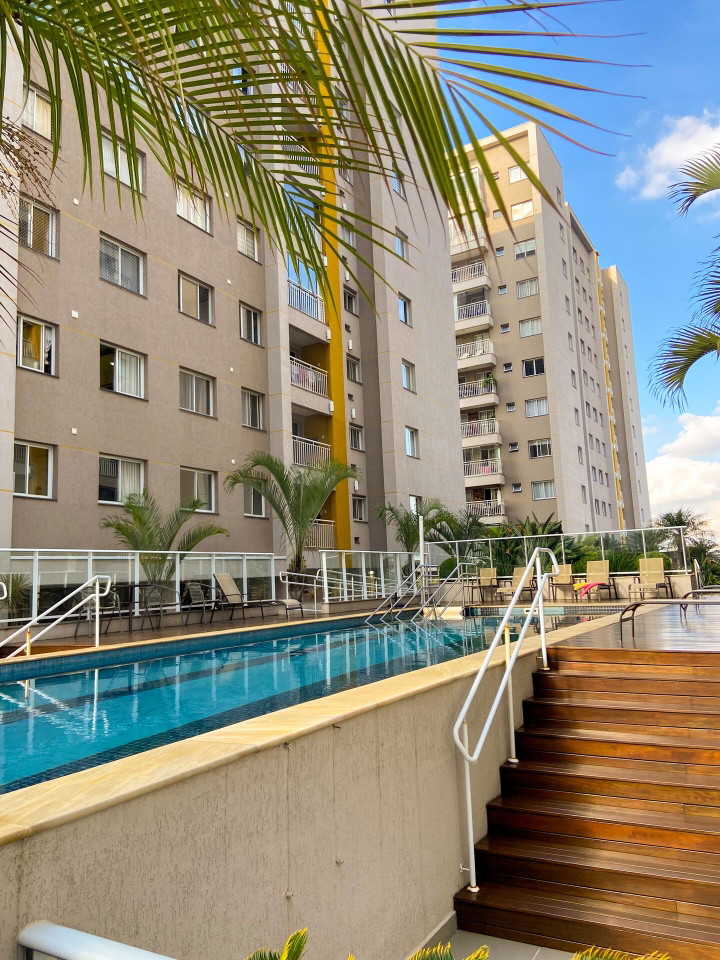 2 Quartos | Garagem | Churrasqueira | Piscina. - 쿠리티바