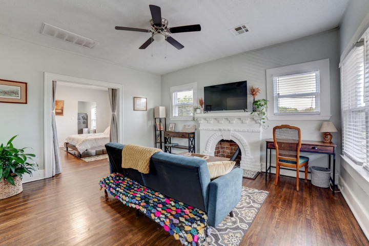 Updated 1920s Apartment Near Downtown-1112.5 - Tulsa, OK
