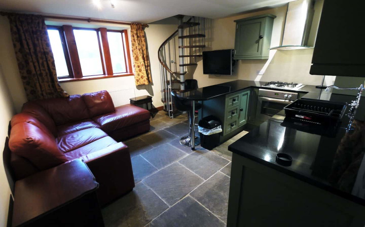 Pellcroft Cottage Grade Ii Listed With Parking - Holmfirth