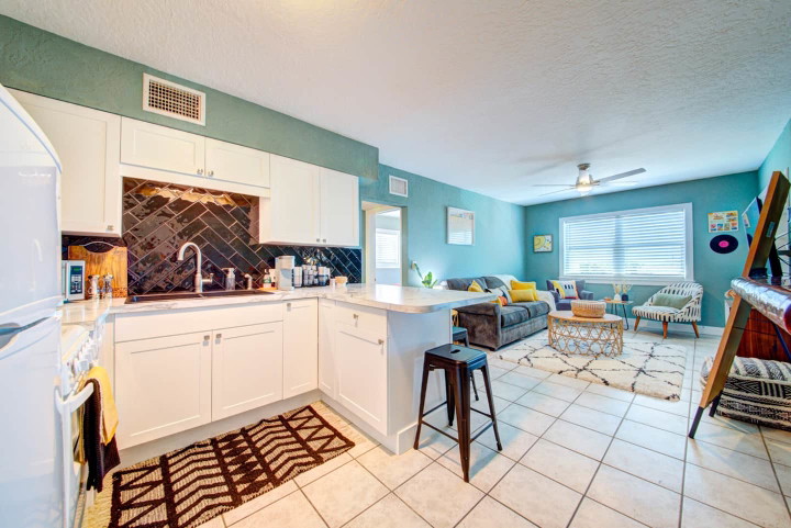 The Sun Shack Apartment In Downtown Cocoa Beach - Cocoa Beach, FL