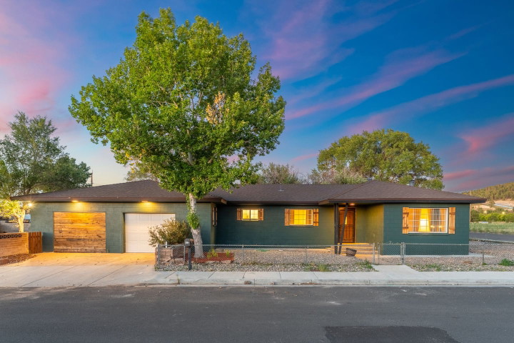 Canyon House | Sleeps 14 | Pingpong - Williams, AZ