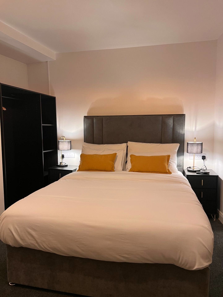 The Townhouse @ Leon's, The Crows Nest, King - Navan