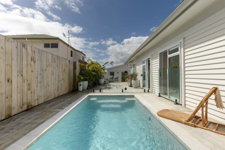 Saltwater Cottage By Beyonder | Pool & Spa Escape - Papamoa
