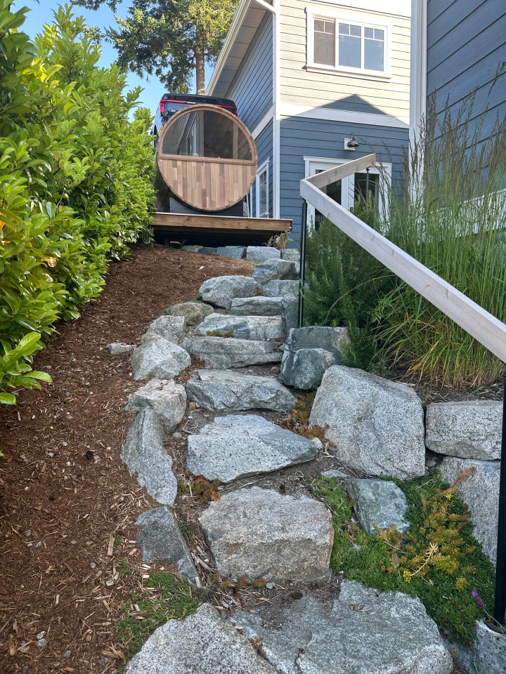 Cute 2-story Lane Home, Sauna, Near Shops & Ocean - Gibsons