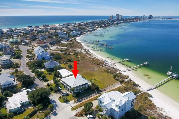 Waterfront Rio Vista: Dog Friendly + Private Dock - Pensacola Beach, FL