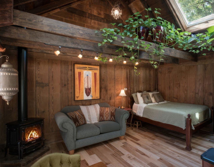 Magic Barn / Walk Everywhere! - Portland, OR