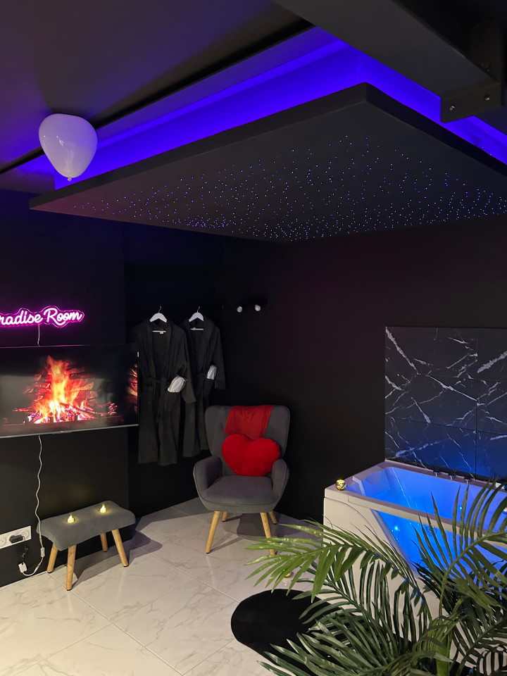 Premium Romantic Suite Spa & Starlit Sky - Mâcon