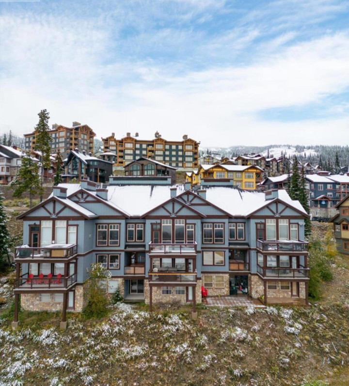 The Movie House / Ski In / Ski Out - Big White Ski Resort, BC