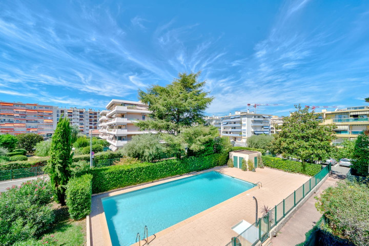 Appartement Très Bien Situé/résidence Avec Piscine - Cagnes-sur-Mer