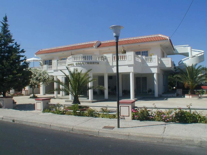 Colonial Family Apart. #2 With Sunny Large Veranda - Faliraki
