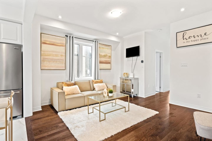 Brand New Luxury House Near Niagara Falls. - Welland
