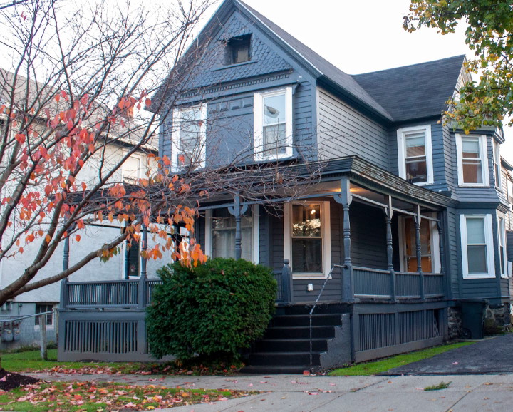 Spacious & Updated Victorian In West Downtown Ithaca - No Pet Fees! - Ithaca, NY