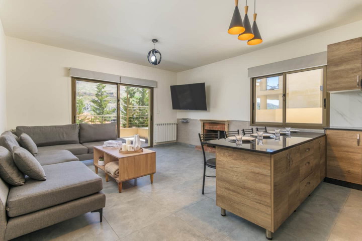 Snowcrest Faqra | 3-br W/ Pool & Terrace - Lebanon