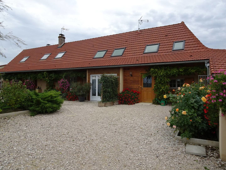Appartement Et Piscine Dans Ferme Région Bourgogne - Louhans