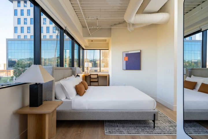 Kasa Sunset | Queen Studio Near Hollywood - Los Angeles