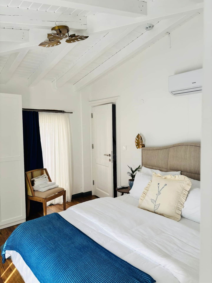 Alaçatı Köy Içinde Sadele Otel Kahvaltı  Dahil - Alaçatı
