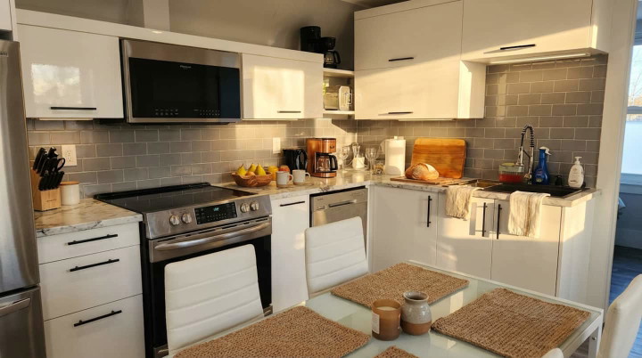 Stylish Loft W/ River View Balcony In Walkerville. - Windsor, ON, Canada