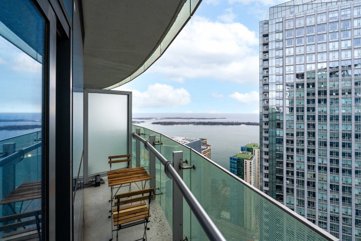 Cn Tower & Lakeview - Highrise | Free Parking - Toronto