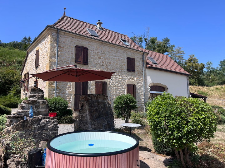 Charmante Maison Familiale En Pierres Apparentes - La Clayette