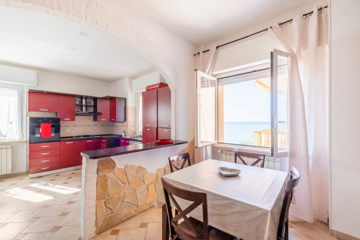 Central Seaside Apartment - Ardea
