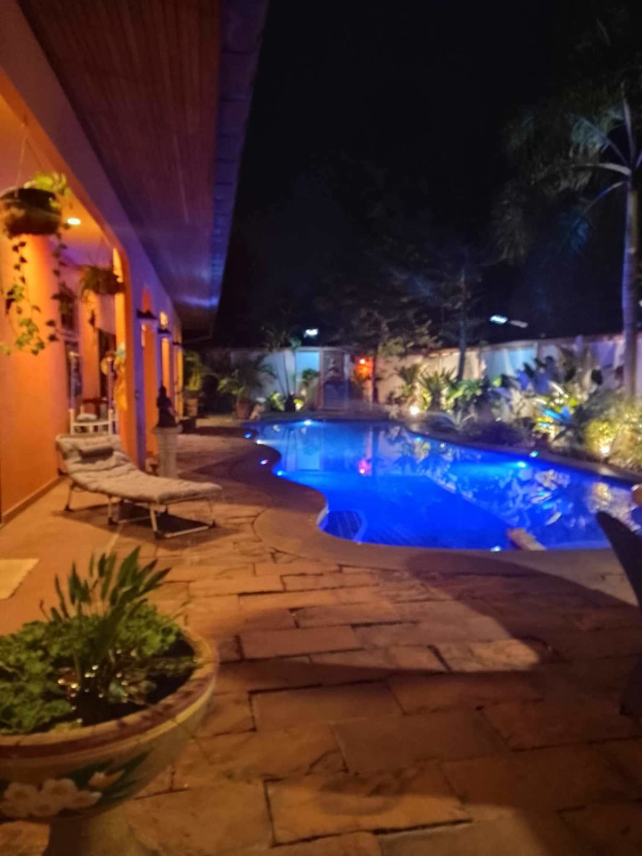 Beautiful Poolside Room (13x4) - Pattaya City