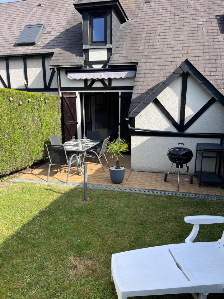 Cozy Cottage With Garden, Pool And Parking - Houlgate