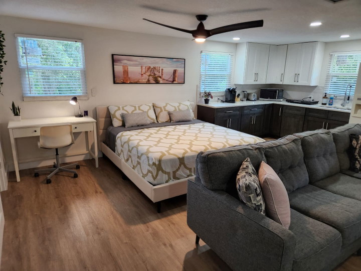 Spacious Venice Studio - Englewood, FL