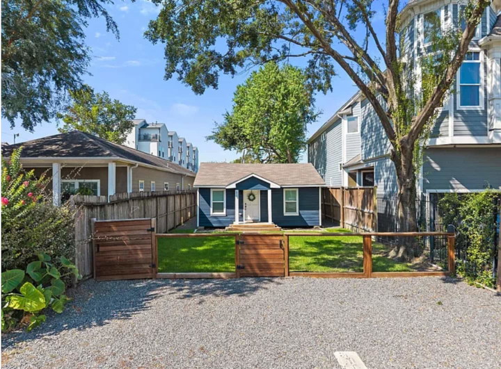 Updated Stay | Near Shops & Food | Pets - Houston, TX