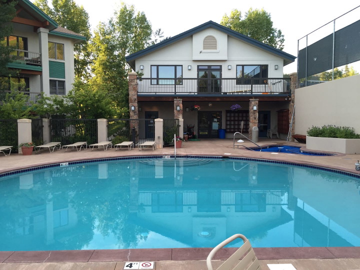 Bike-in/out; Ski-in/out, Sauna, Pool, Hot Tub! - Steamboat Springs, CO