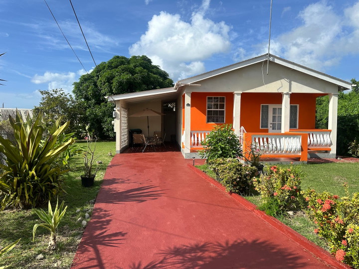 West Coast Home- Close To Beach & Shopping - Barbados