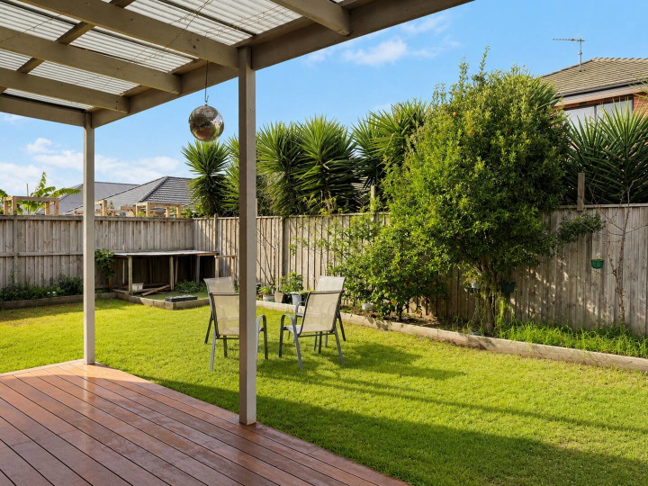 Big Family Home | 5 Beds, Parking & Workspace - Point Cook