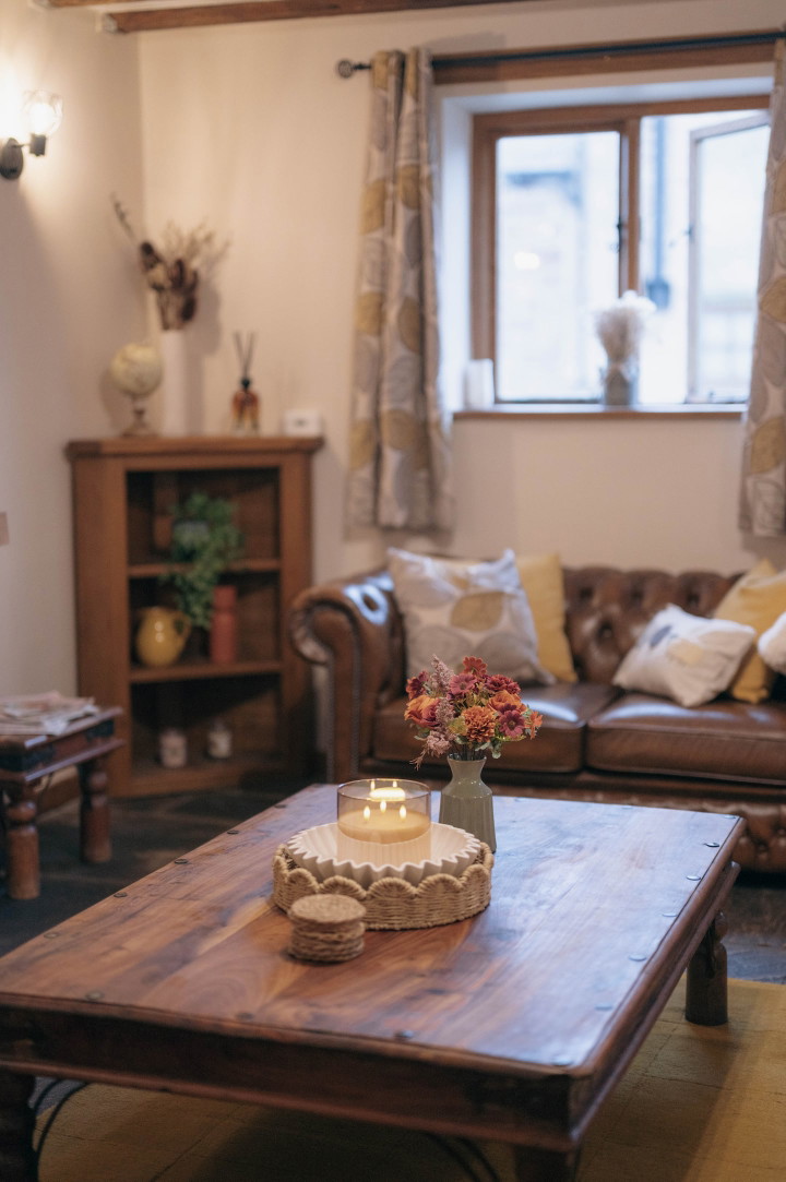 The Shippon Barn | Dog Friendly, Hot Tub & Pool - Cheshire