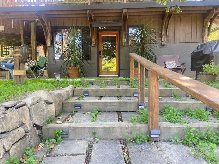The Sea Breeze - Salt Spring Island