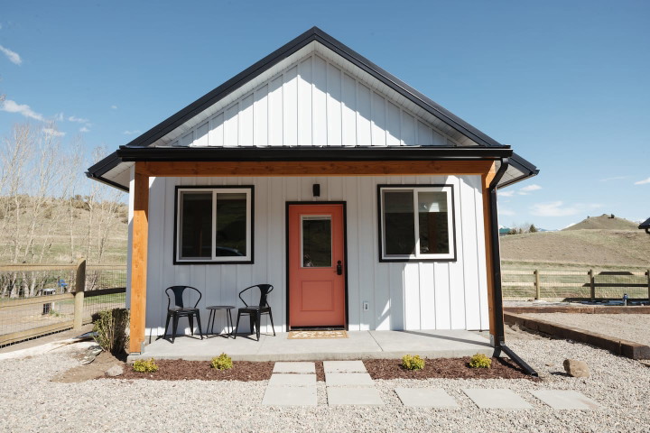Modern Cabin On A Farm With A View -New & Peaceful - Livingston, MT