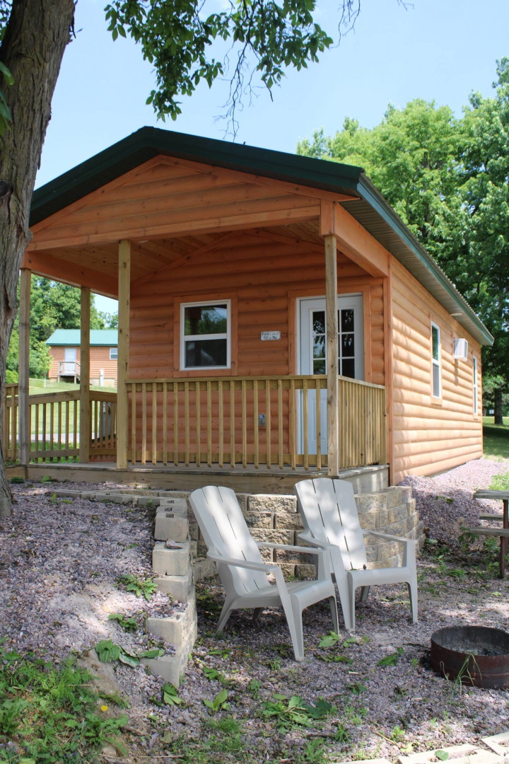 Park Cabin 69 - Portage, WI