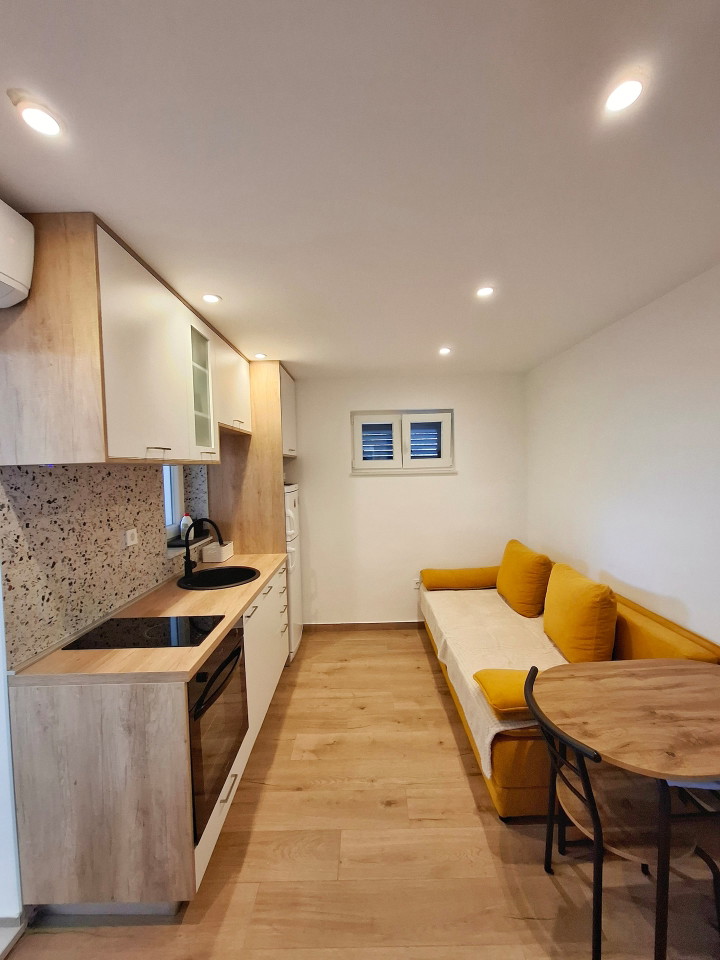 Ground Floor Apartment With Private Terrace - Šibenik