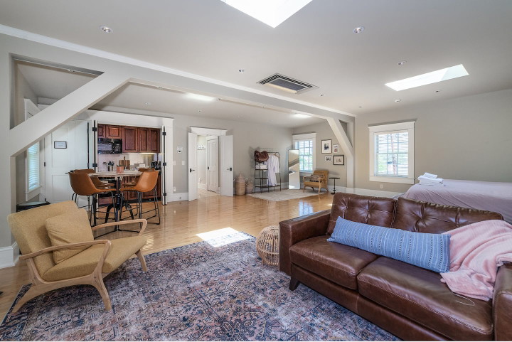 Main St Lexington Modern Loft Apt Walk To Wlu Vmi - Lexington, VA