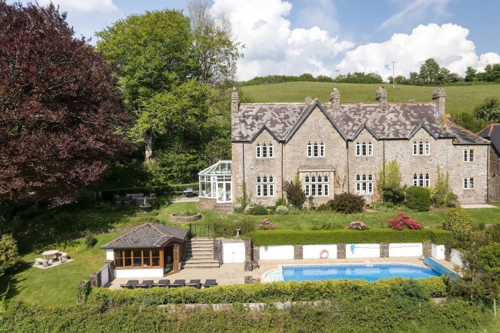 The Rectory, Stunning Views, Pool & Padel Court! - Devon