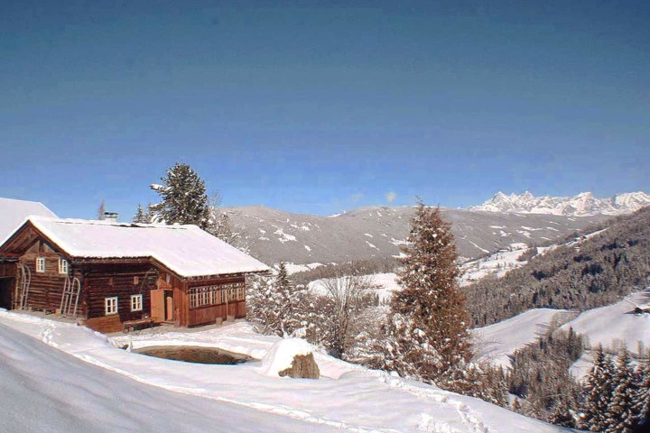Artsy Alpine Retreat - 